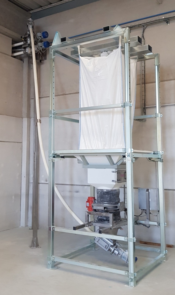 Bulk bag unloaders: telescopic design for adjustable big bag height